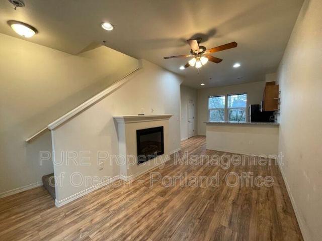 2 Bedroom Home for Rent at 5490 Se Milwaukie Ave #203, Portland, OR 97202 Sellwood Moreland