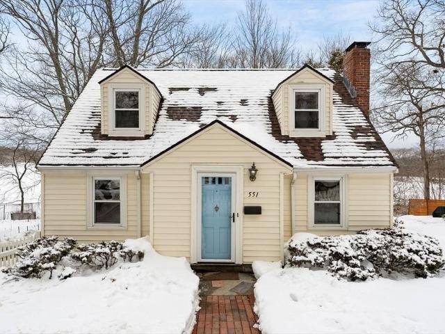 2 Bedroom Home for Rent at 551 Poplar St, Boston, MA 02131 Metropolitan Hill Beach Street