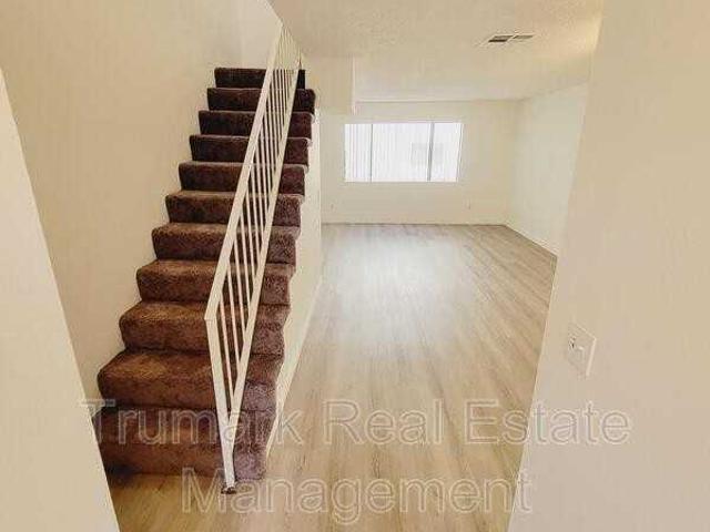 2 Bedroom Home for Rent at 553 E Orange Grove Ave #D, Burbank, CA 91501