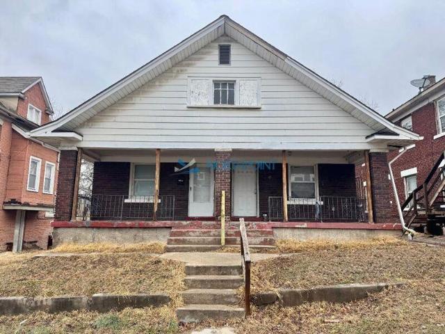2 Bedroom Home for Rent at 604 1/2 Lowell Ave, Kansas City, KS 66101 Riverview