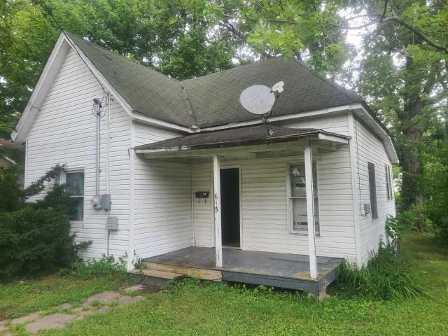 2 Bedroom Home for Rent at 615 N Almond St #NA, Carbondale, IL 62901