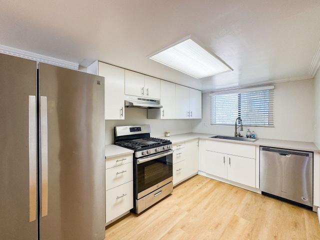 2 Bedroom Home for Rent at 620 W Hyde Park Blvd, Inglewood, CA 90302 North Inglewood
