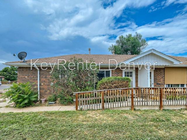 2 Bedroom Home for Rent at 7073 W 16th Pl, Lakewood, CO 80214 Edgewood