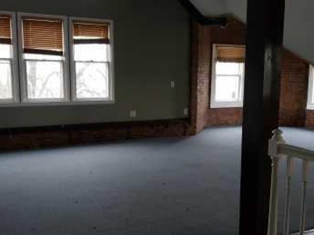 2 Bedroom Home for Rent at 728 S Burdick St #7, Kalamazoo, MI 49007 Vine