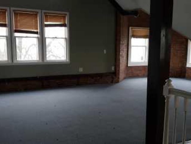 2 Bedroom Home for Rent at 728 S Burdick St #7, Kalamazoo, MI 49007 Vine