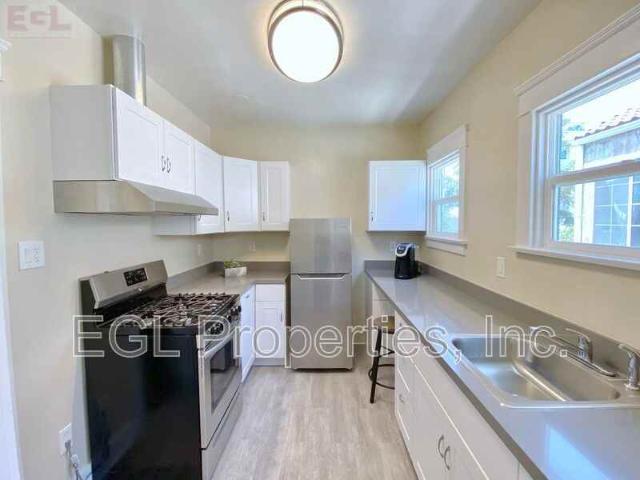 2 Bedroom Home for Rent at 736 N Gramercy Pl, Los Angeles, CA 90038 Hollywood Studio District