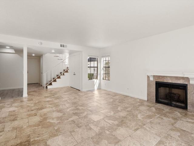 2 Bedroom Home for Rent at 750 Rialto St, Oxnard, CA 93035 Sea Air