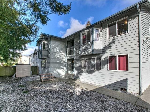 2 Bedroom Home for Rent at 7611 Ridgewood Dr #B, Everett, WA 98203 Valley View