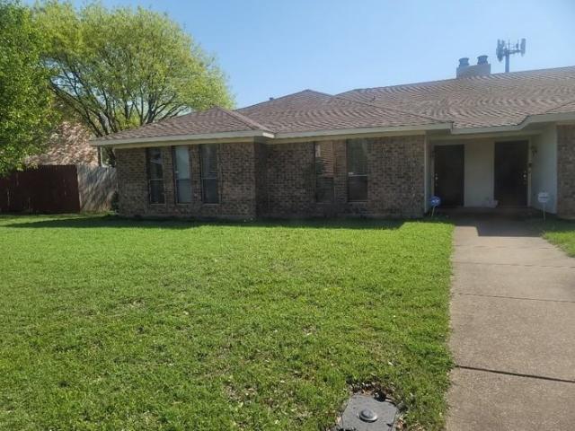 2 Bedroom Home for Rent at 806 Red Bud Dr, Desoto, TX 75115