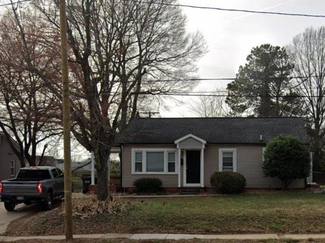 2 Bedroom Home for Rent at 808 Eastway Dr, Charlotte, NC 28205 Shamrock