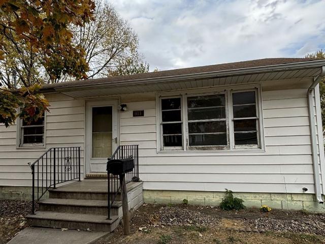 2 Bedroom Home for Rent at 811 Allen St, Waterloo, IA 50702