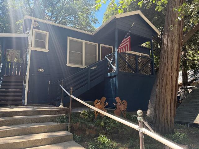 2 Bedroom Home for Rent at 934 Fern Dr, Crestline, CA 92325
