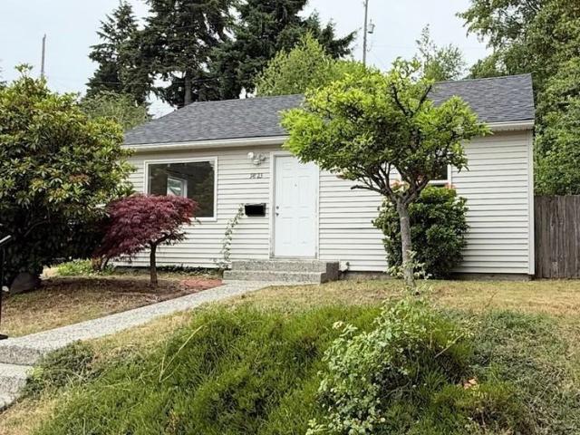 2 Bedroom Home for Rent at 9823 31st Ave Sw, Seattle, WA 98126 Arbor Heights