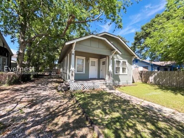 2 Bedroom Home for Rent at 1007 Archer St, Houston, TX 77009 Greater Heights