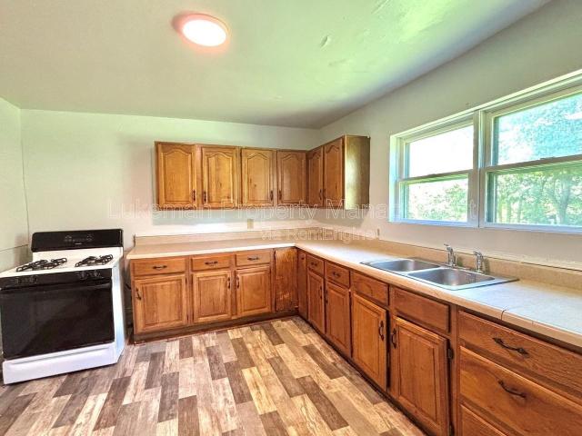 2 Bedroom Home for Rent at 1011 N Church St #A, Kalamazoo, MI 49007 Northside