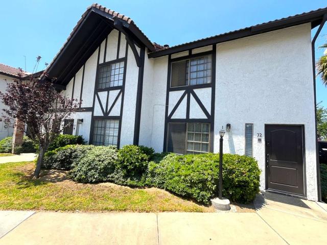 2 Bedroom Home for Rent at 1013 W Linden St #32, Riverside, CA 92507 University