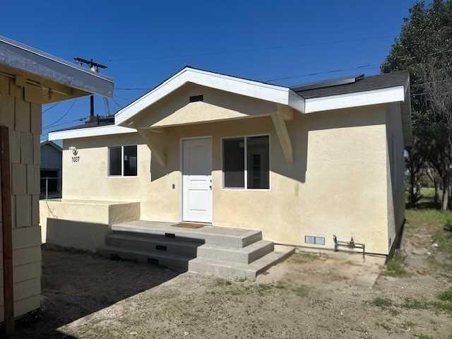 2 Bedroom Home for Rent at 1037 East 50th Street, Los Angeles, CA 90011