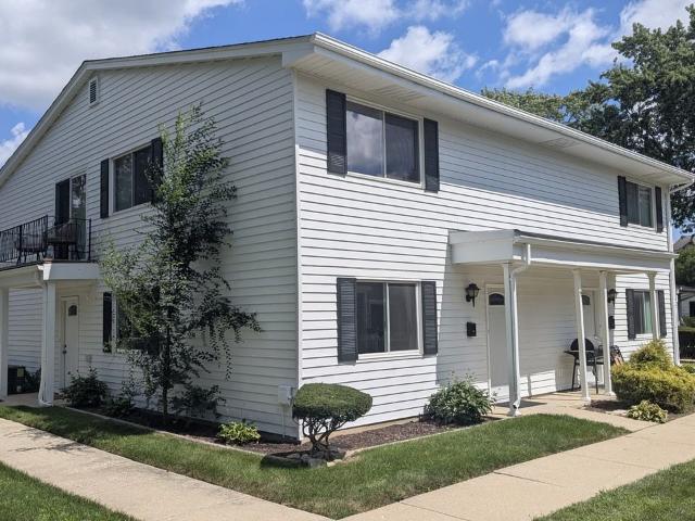 2 Bedroom Home for Rent at 10S442 Echo Ln #3, Willowbrook, IL 60527