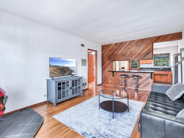 2 Bedroom Home for Rent at 1129 Harrison Ave, Los Angeles, CA 90291 Venice