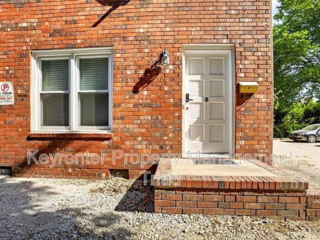 2 Bedroom Home for Rent at 115 S Mendenhall St #D, Greensboro, NC 27403 College Hill