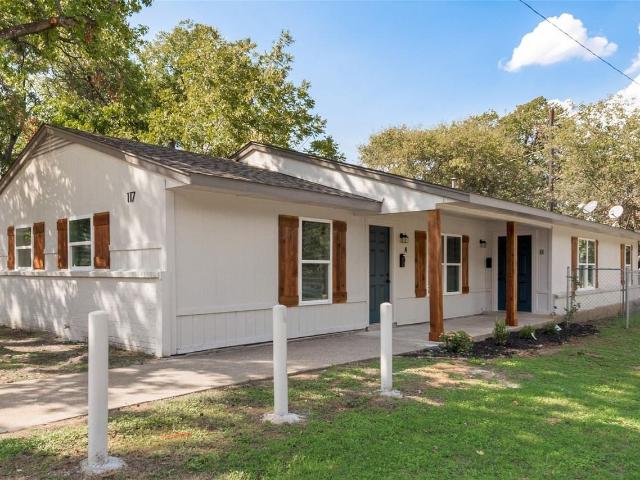 2 Bedroom Home for Rent at 117 E Sanford St #B, Arlington, TX 76011 Town North