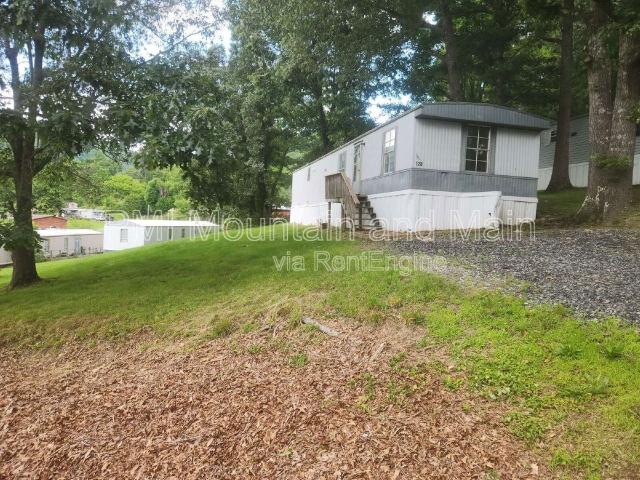 2 Bedroom Home for Rent at 120 Gamblers Run #4, Asheville, NC 28806