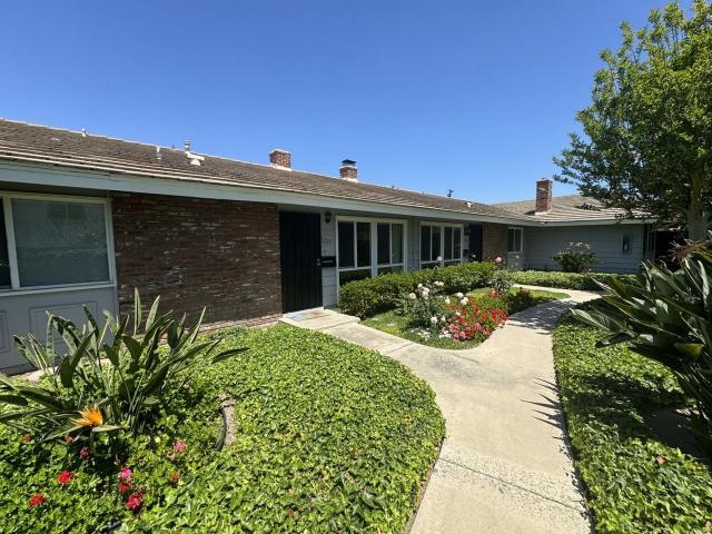 2 Bedroom Home for Rent at 1225 E 1st St, Tustin, CA 92780 Tustin
