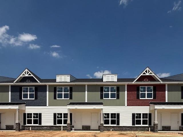2 Bedroom Home for Rent at 123 S Fifth St, Spring Lake, NC 28390 Pine Forest
