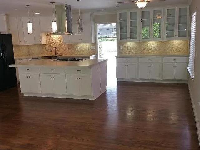2 Bedroom Home for Rent at 1300 Londonderry St, Costa Mesa, CA 92626