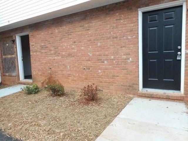 2 Bedroom Home for Rent at 1324 Thomasboro Dr #4, Charlotte, NC 28208 Thomasboro Hoskins