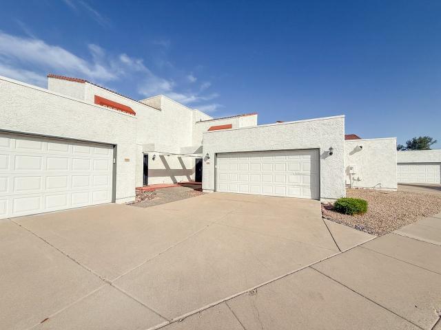 2 Bedroom Home for Rent at 13817 N 42nd St, Phoenix, AZ 85032