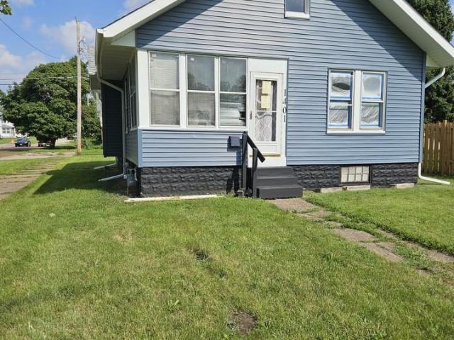 2 Bedroom Home for Rent at 1401 8th St #NA, Rock Island, IL 61201 Douglas Park