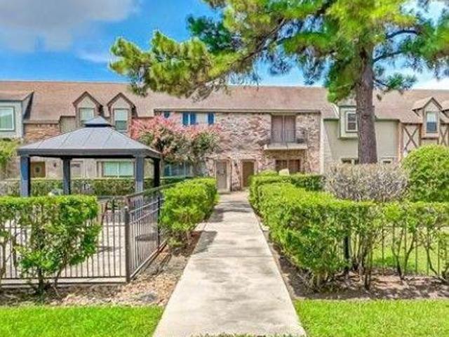 2 Bedroom Home for Rent at 14711 Barryknoll Ln #43, Houston, TX 77079 Energy Corridor