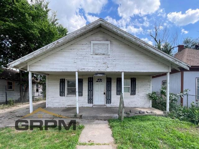 2 Bedroom Home for Rent at 1523 E 4th Ave, Hutchinson, KS 67501