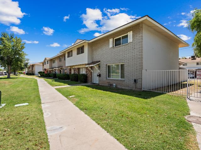 2 Bedroom Home for Rent at 1533 W Hazelwood St, Phoenix, AZ 85015