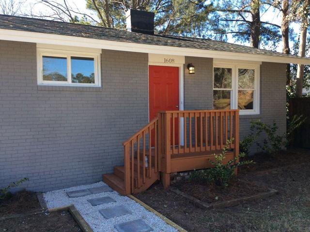2 Bedroom Home for Rent at 1616 Honeysuckle Rd, Raleigh, NC 27609