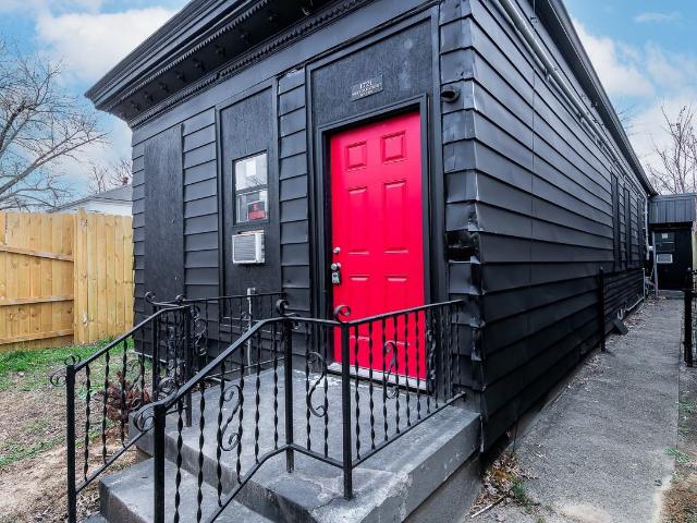 2 Bedroom Home for Rent at 1721 W Oak St, Louisville, KY 40210 California