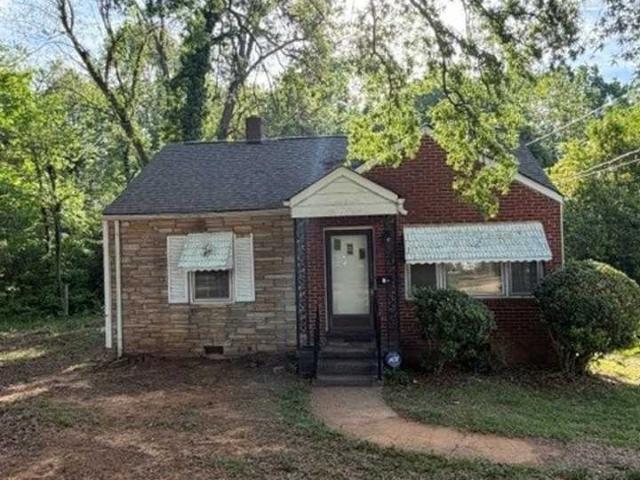 2 Bedroom Home for Rent at 1901 Ashley Rd, Charlotte, NC 28208 Ashley Park