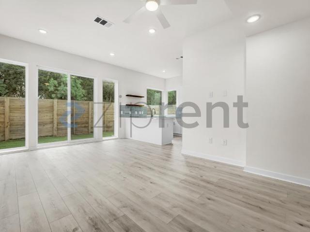 2 Bedroom Home for Rent at 2000 Riverside Farms Rd #9102, Austin, TX 78741 Pleasant Valley