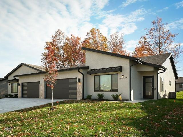 2 Bedroom Home for Rent at 201 E Maplewood Ln, Raymore, MO 64083