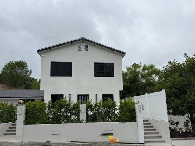 2 Bedroom Home for Rent at 20531 Miranda Pl, Los Angeles, CA 91367 Woodland Hills Warner Center