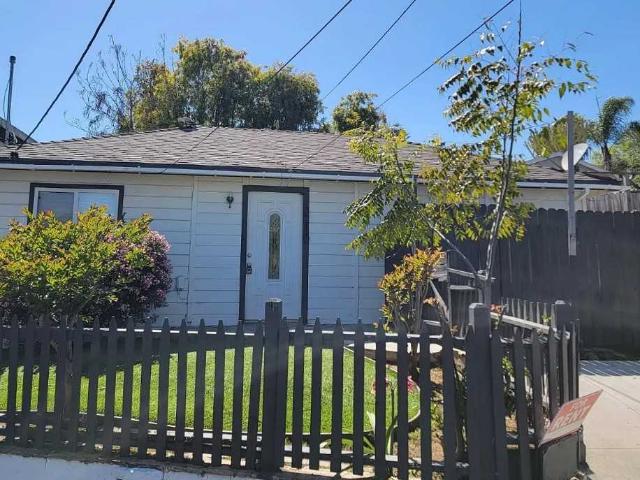 2 Bedroom Home for Rent at 210 Goetting Way #NA, Vista, CA 92083 Vista
