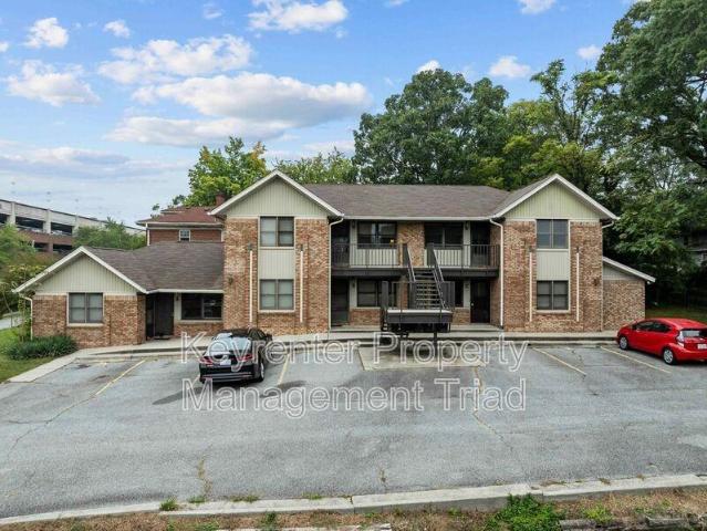 2 Bedroom Home for Rent at 211 Mciver St #E, Greensboro, NC 27403 College Hill