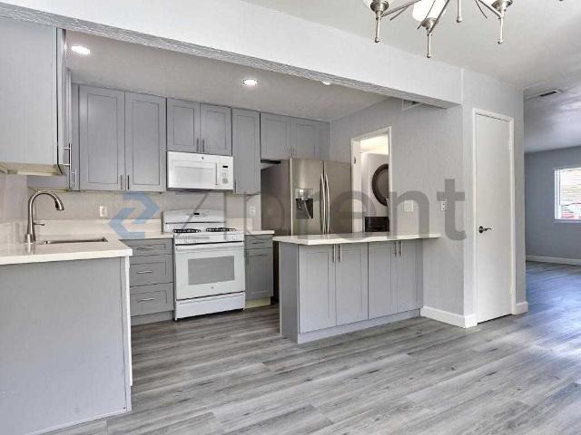 2 Bedroom Home for Rent at 213 E Acacia St #C, Brea, CA 92821