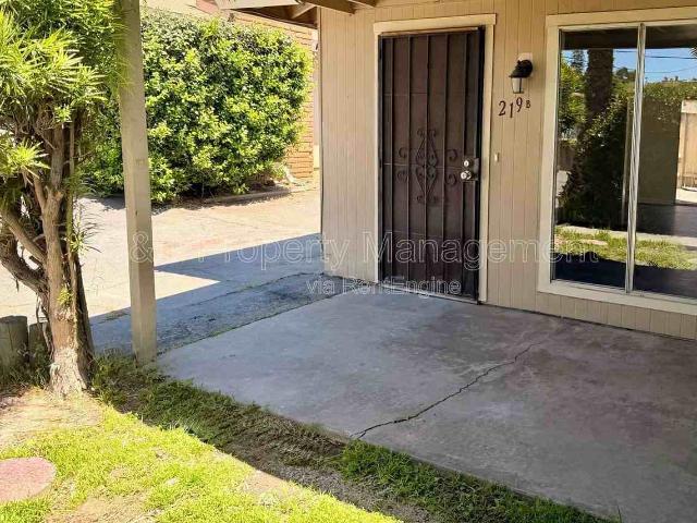 2 Bedroom Home for Rent at 219 Plymouth Dr #B, Vista, CA 92083 Vista