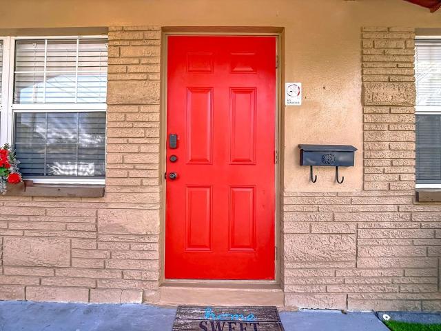 2 Bedroom Home for Rent at 220 Se Jefferson Cir N, St. Petersburg, FL 33703 Edgemoor