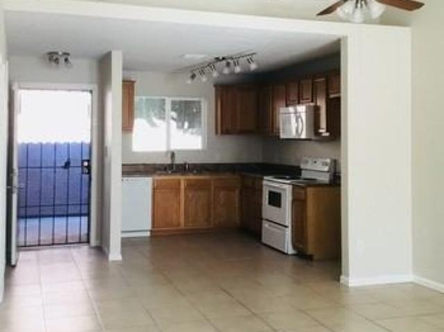 2 Bedroom Home for Rent at 2402 W Earll Dr, Phoenix, AZ 85015