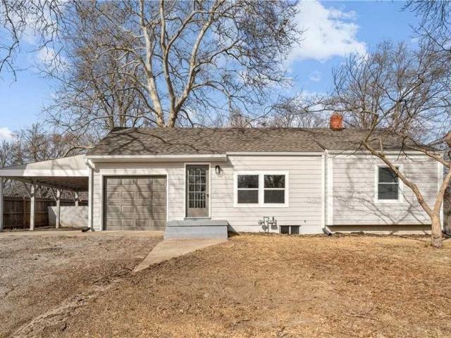 2 Bedroom Home for Rent at 2414 Ne 48th St, Kansas City, MO 64118 Antioch Acres