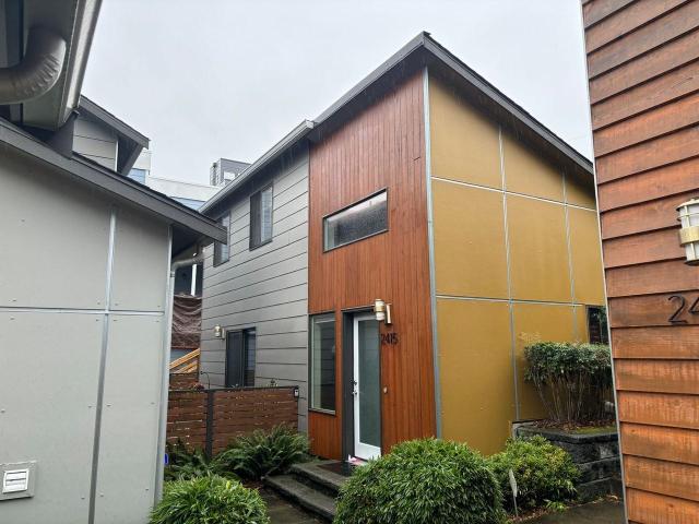 2 Bedroom Home for Rent at 2415 S Norman St, Seattle, WA 98144 Atlantic