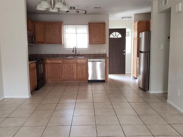2 Bedroom Home for Rent at 2410 W Earll Dr, Phoenix, AZ 85015
